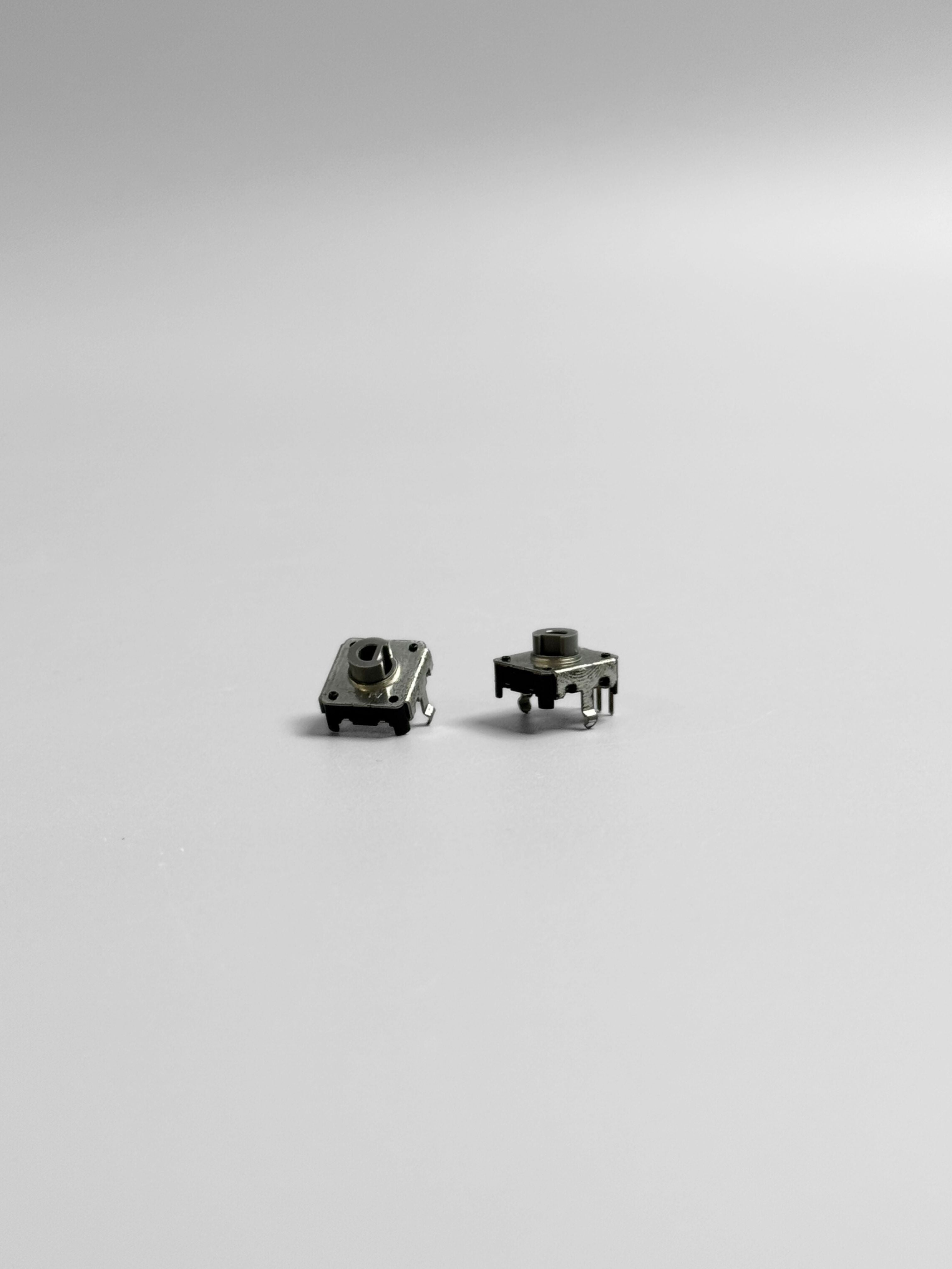 ALPS EC12 Low Profile Rotary Encoder (2 pcs) – beekeeb